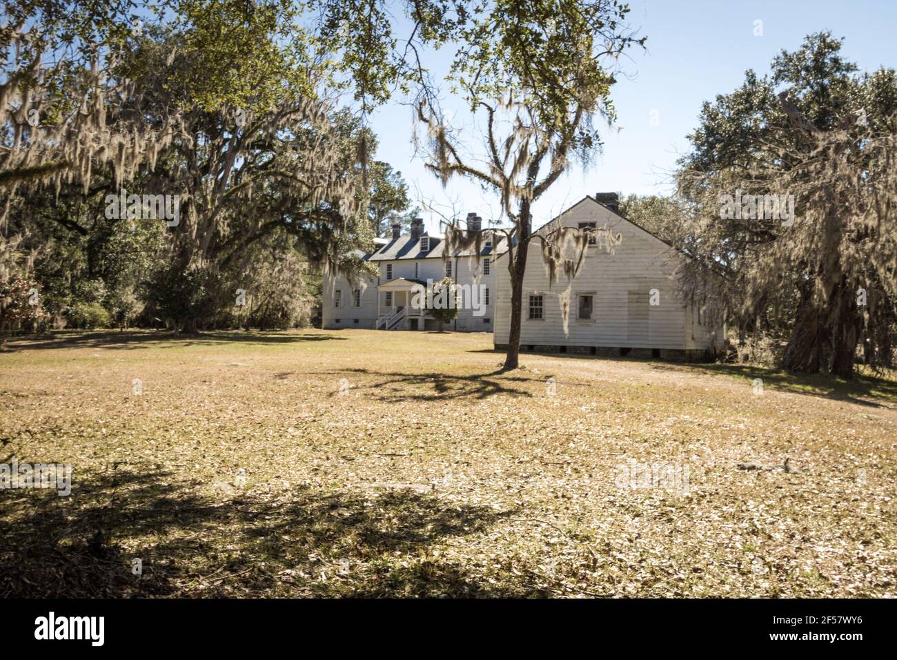 Exterior of the historic Hampton Plantation. The reportedly haunted ...