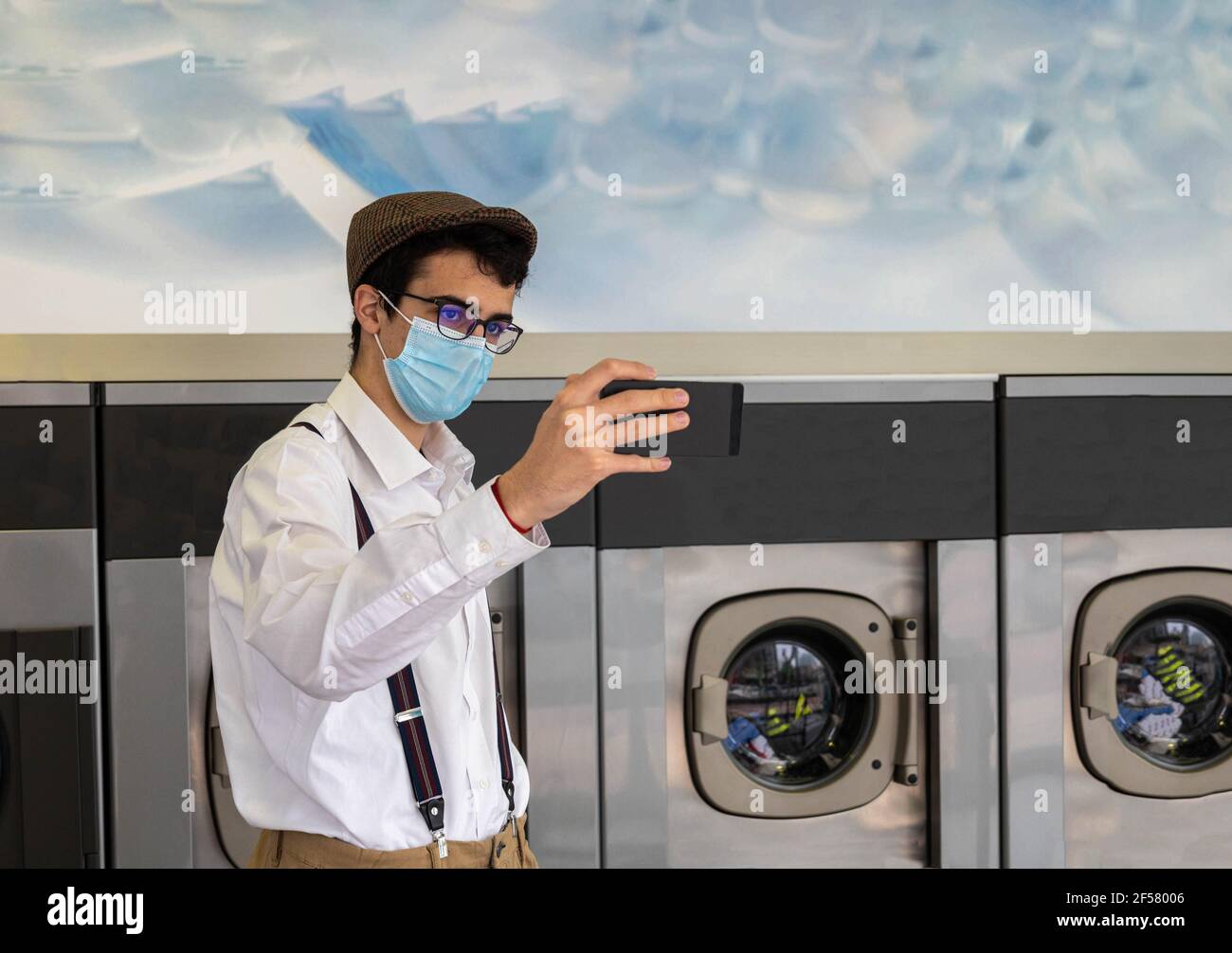 Front load dryer hi-res stock photography and images - Alamy
