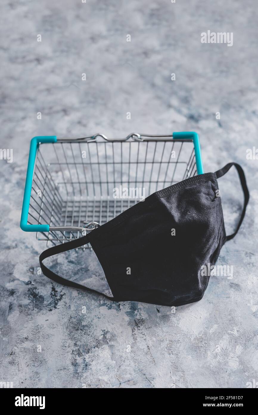 Shopping basket face mask competition hi-res stock photography and ...
