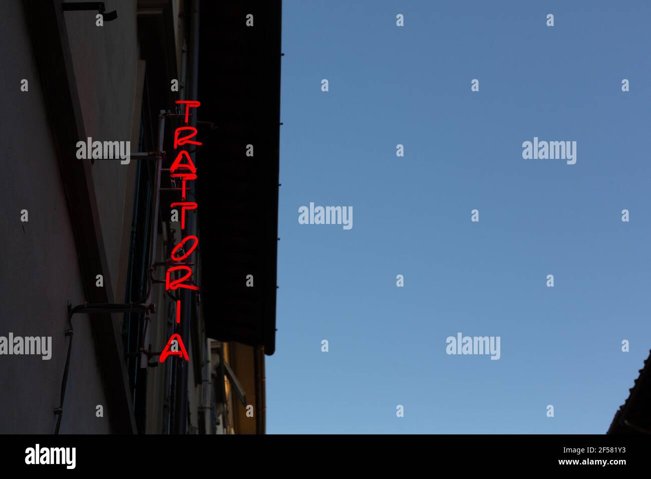 Trattoria sign hi-res stock photography and images - Alamy