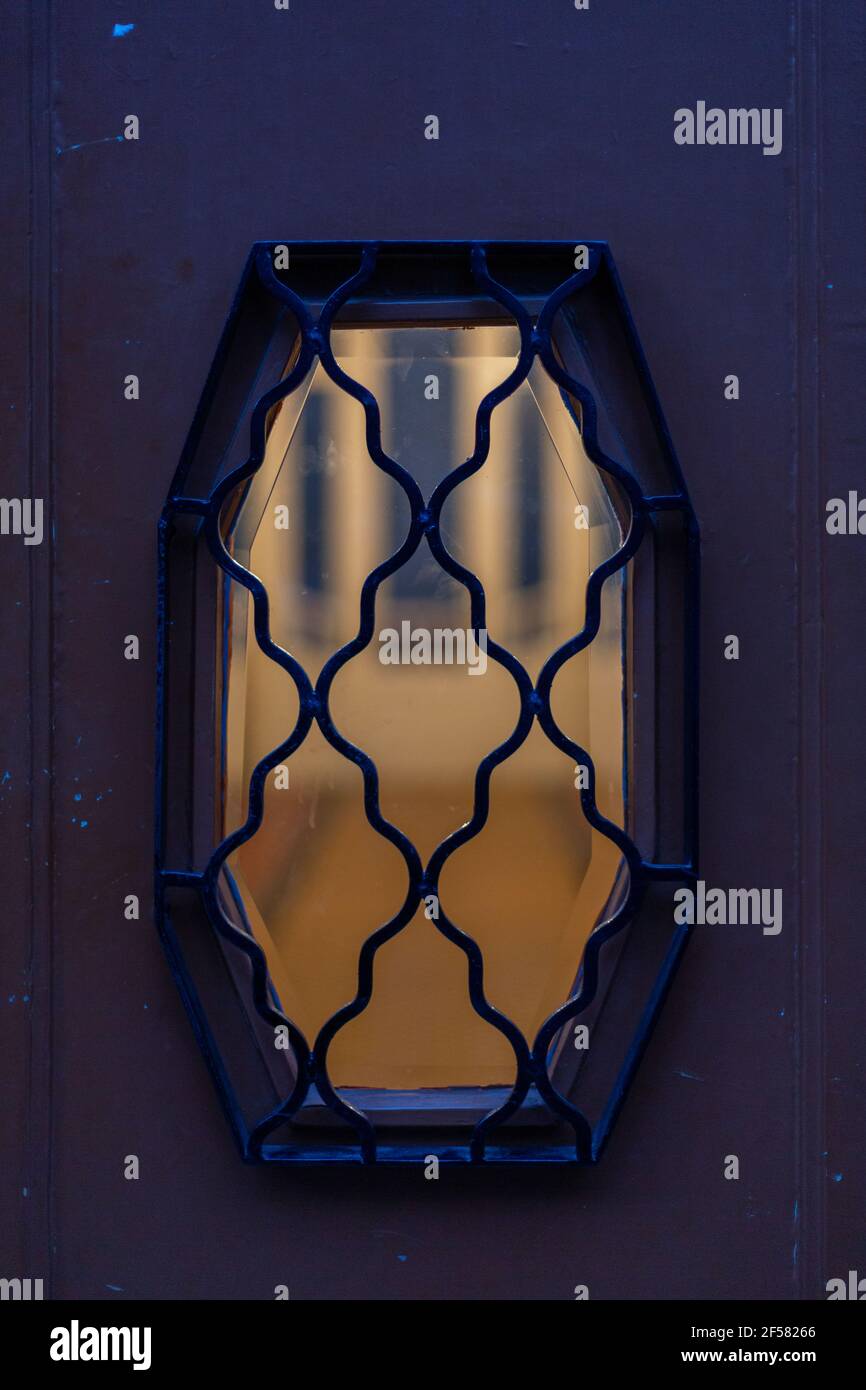 Apartment window grill hi-res stock photography and images - Alamy