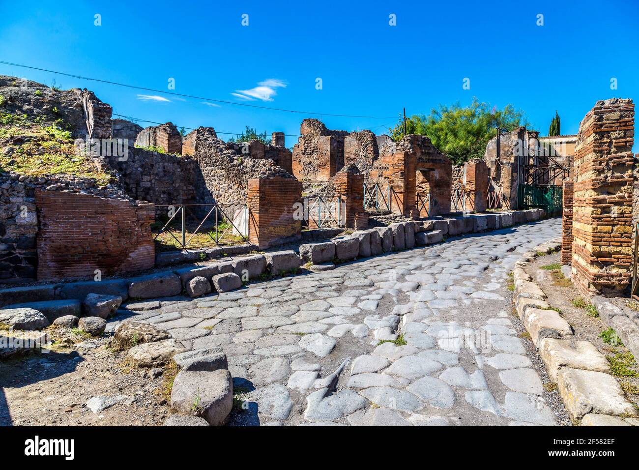 Pompeii city destroyed in 79BC by the eruption of Mount Vesuvius Stock ...