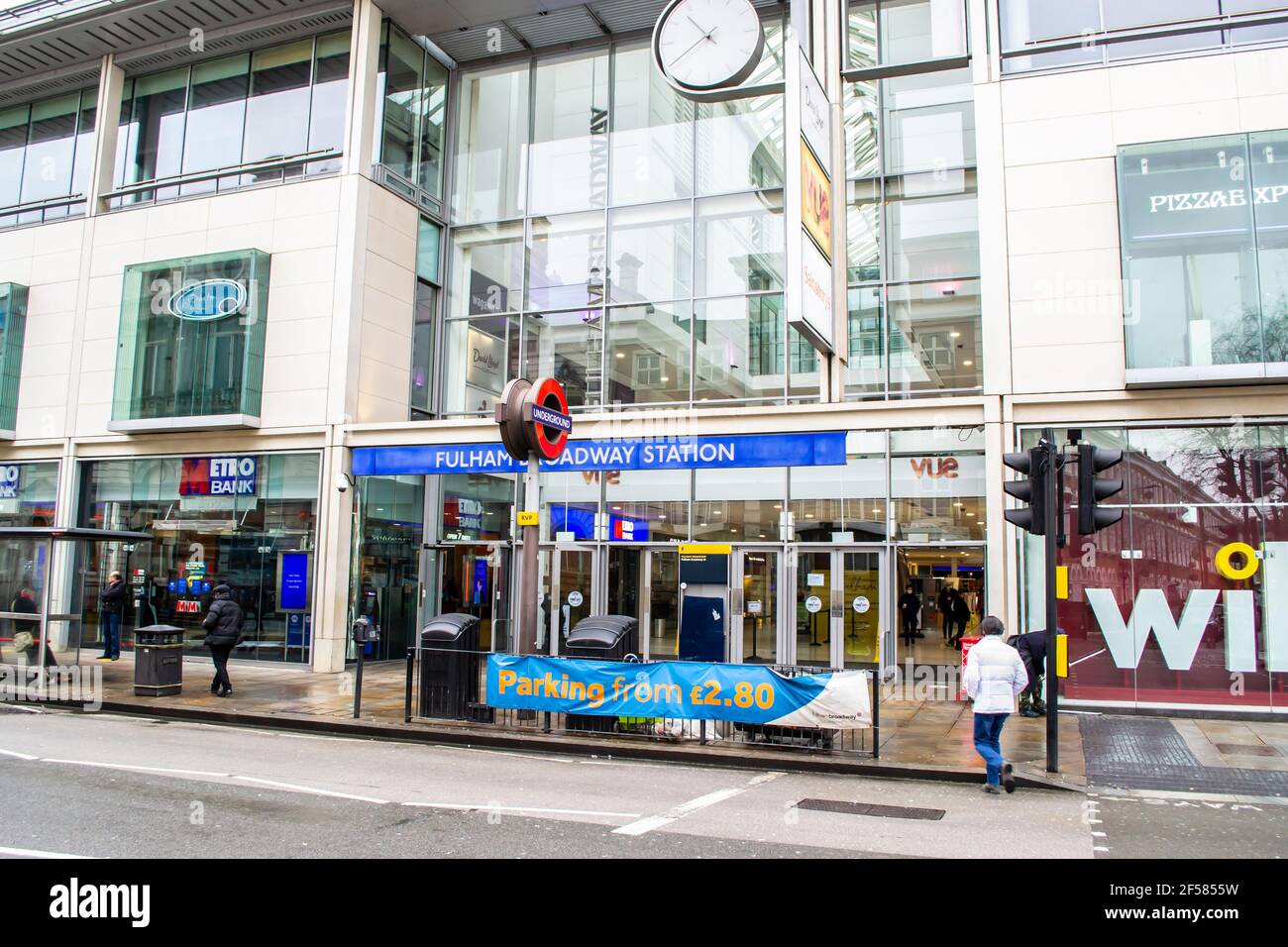 Fulham broadway shopping centre hi-res stock photography and images - Alamy