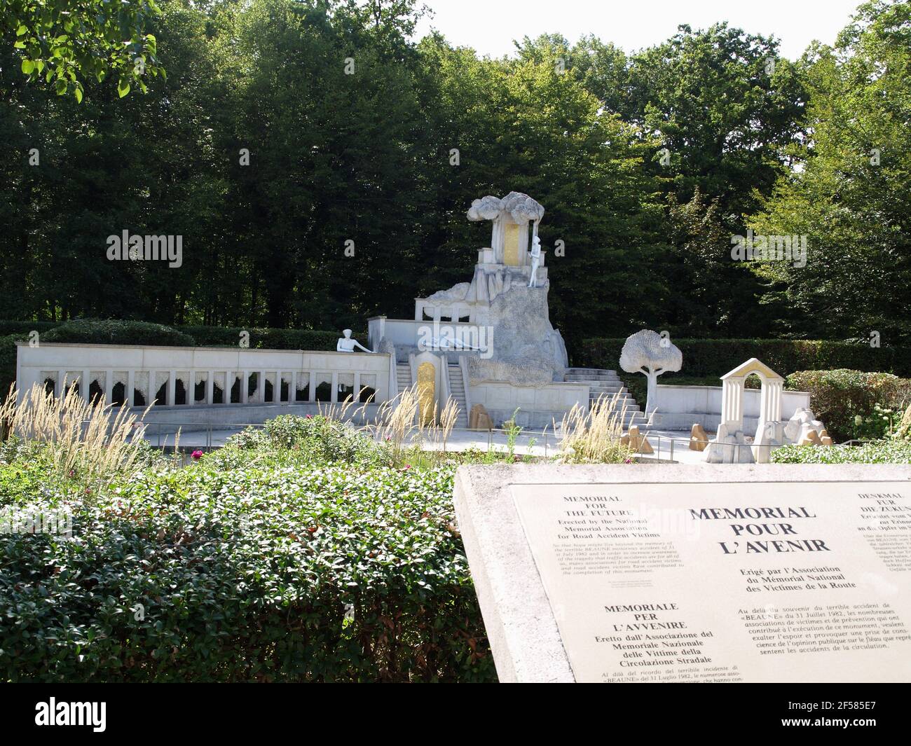 Memorial to the victims of the Beaune coach crash of 1982, in Curney ...