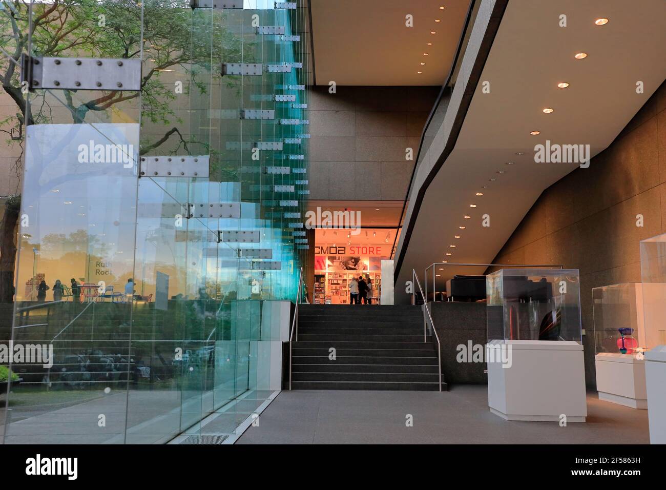 Carnegie museum of art pittsburgh hi-res stock photography and images ...