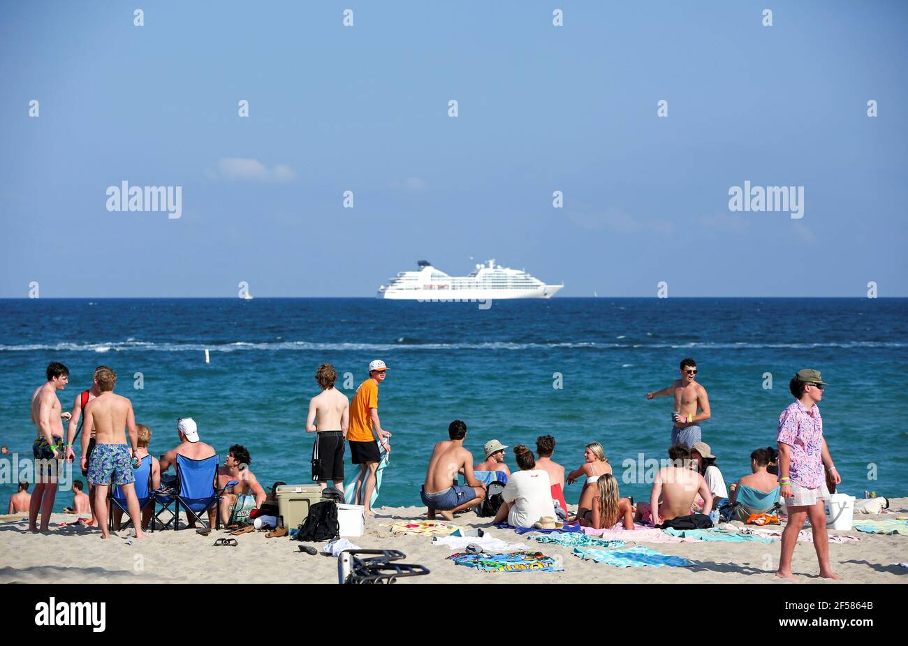 Fort lauderdale spring break hi-res stock photography and images - Alamy