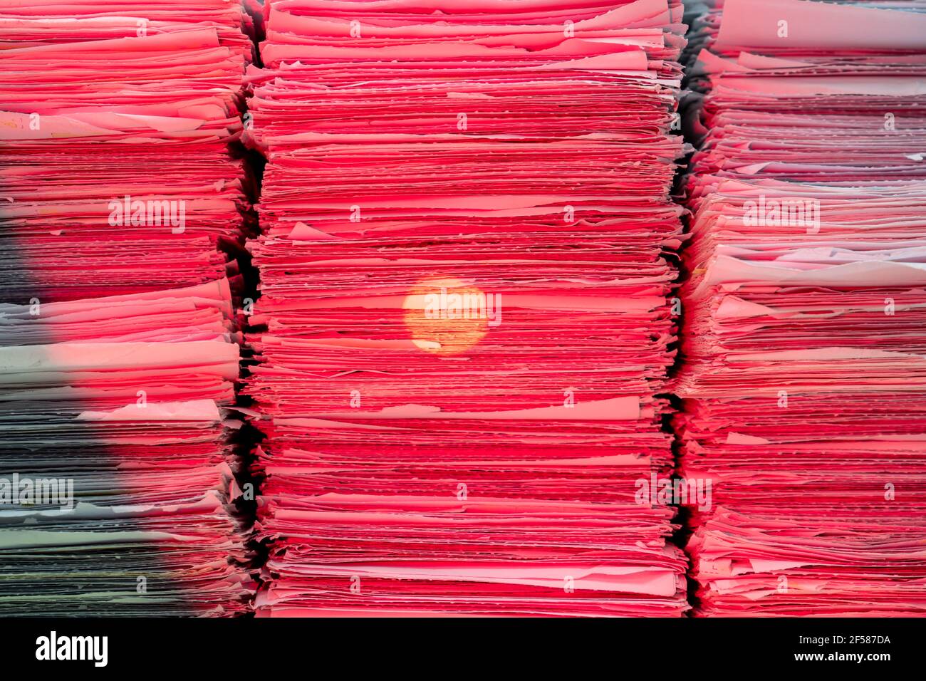 Digital newspaper scan hi-res stock photography and images - Alamy