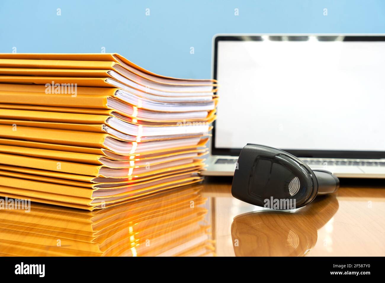 Convert data hi-res stock photography and images - Alamy