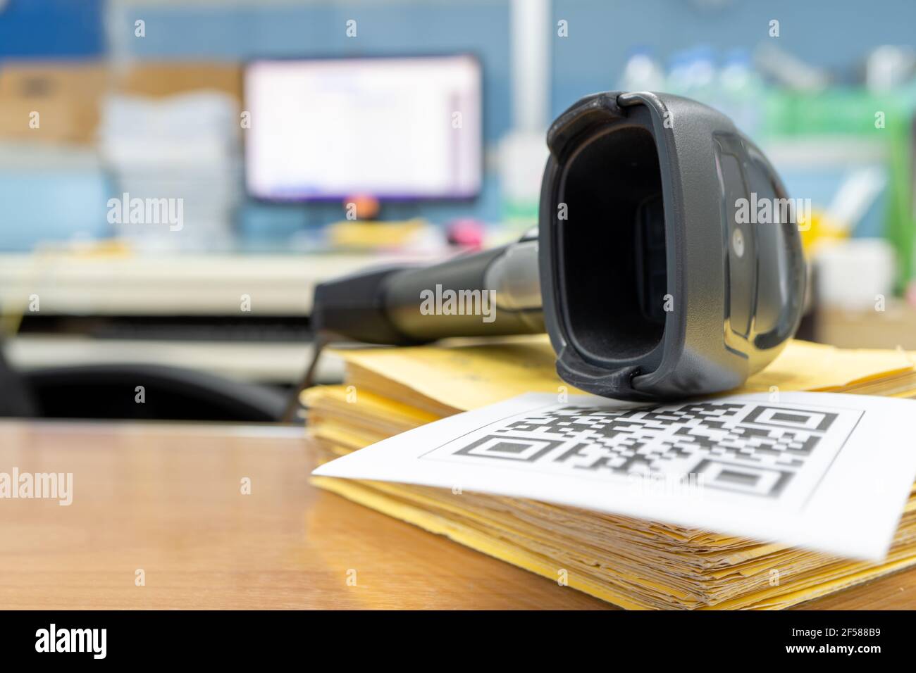 2d barcode hi-res stock photography and images - Alamy