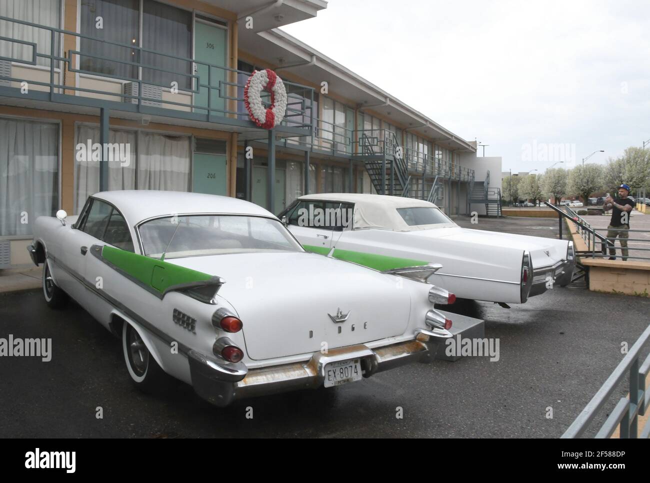 Martin luther king jr on balcony hi-res stock photography and images ...