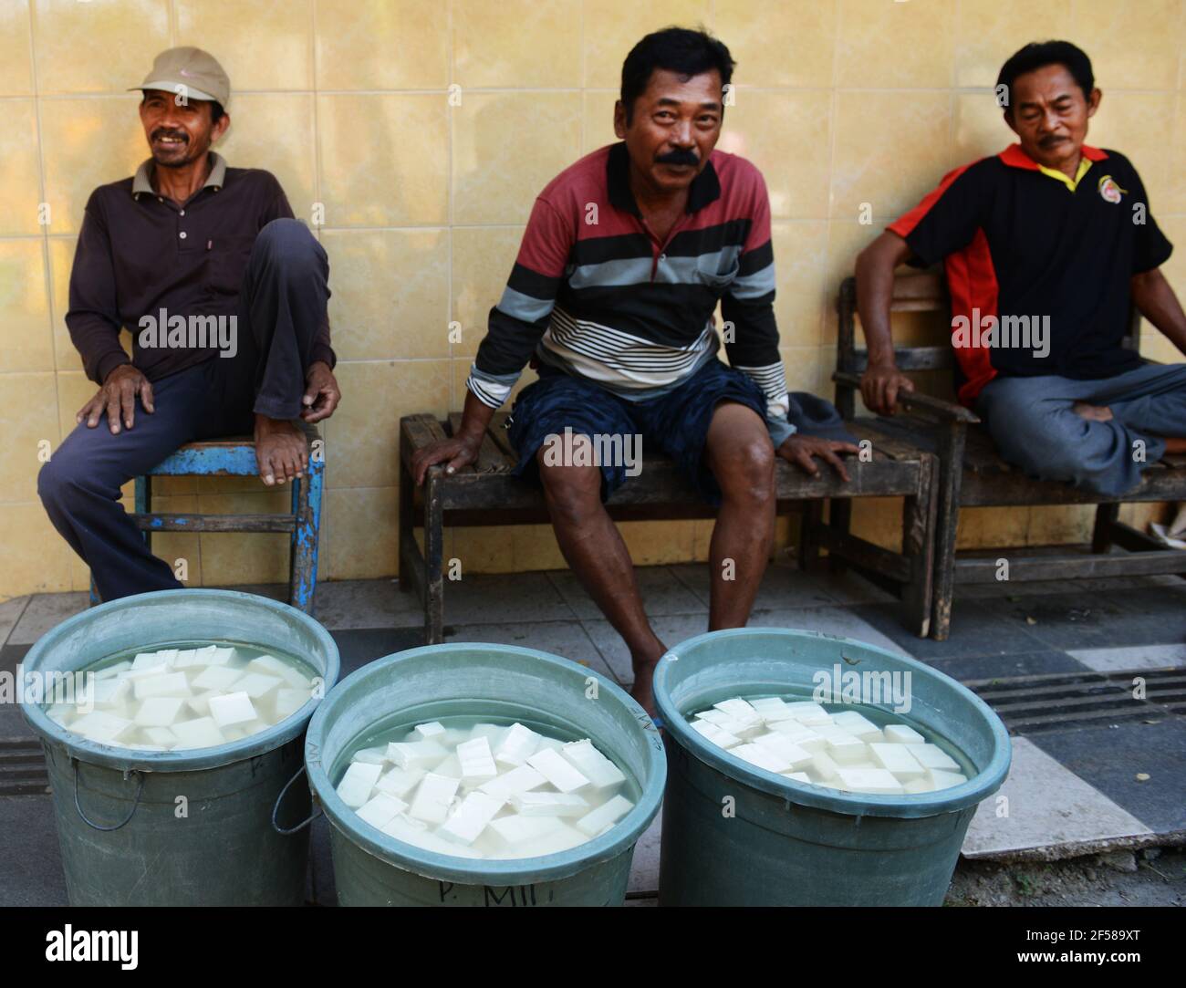 Indonesian men hi-res stock photography and images - Alamy