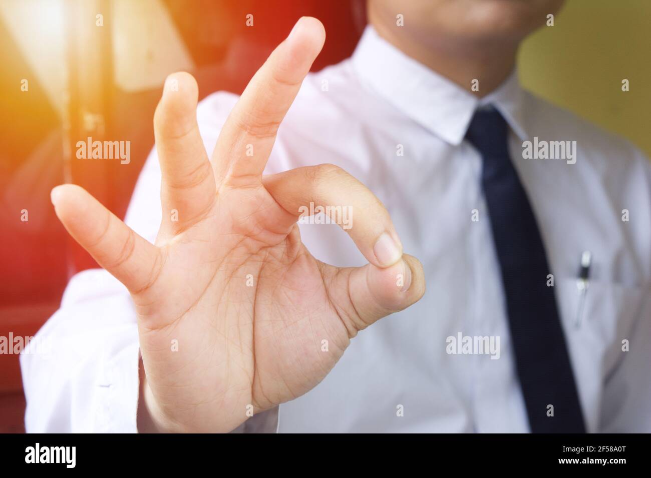 Beckoning hand sign hi-res stock photography and images - Alamy