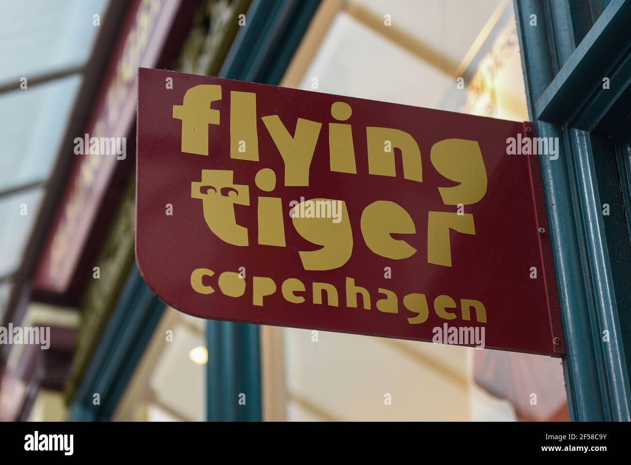 Flying tiger sign hi-res stock photography and images - Alamy