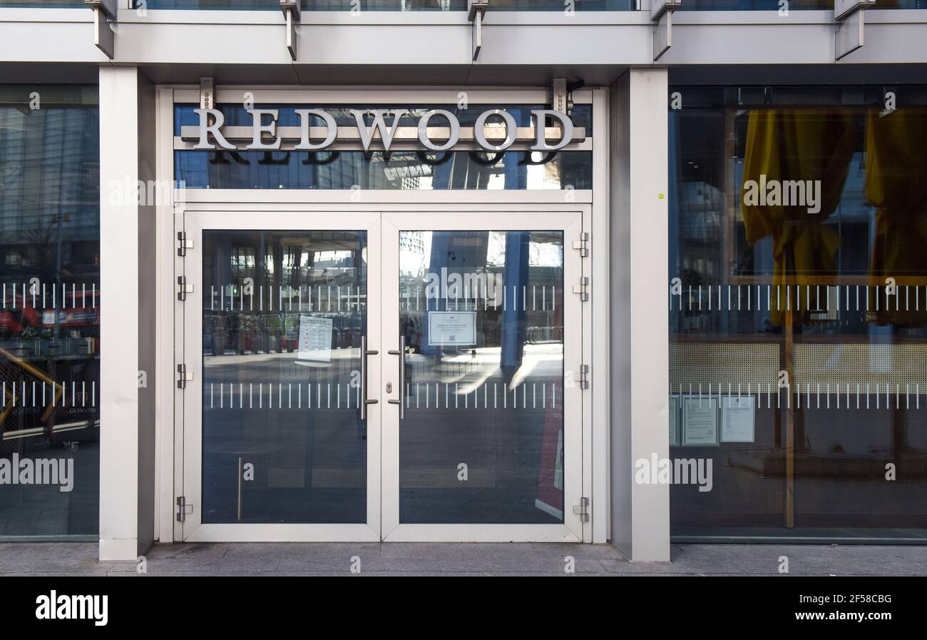 Redwood pub hi-res stock photography and images - Alamy