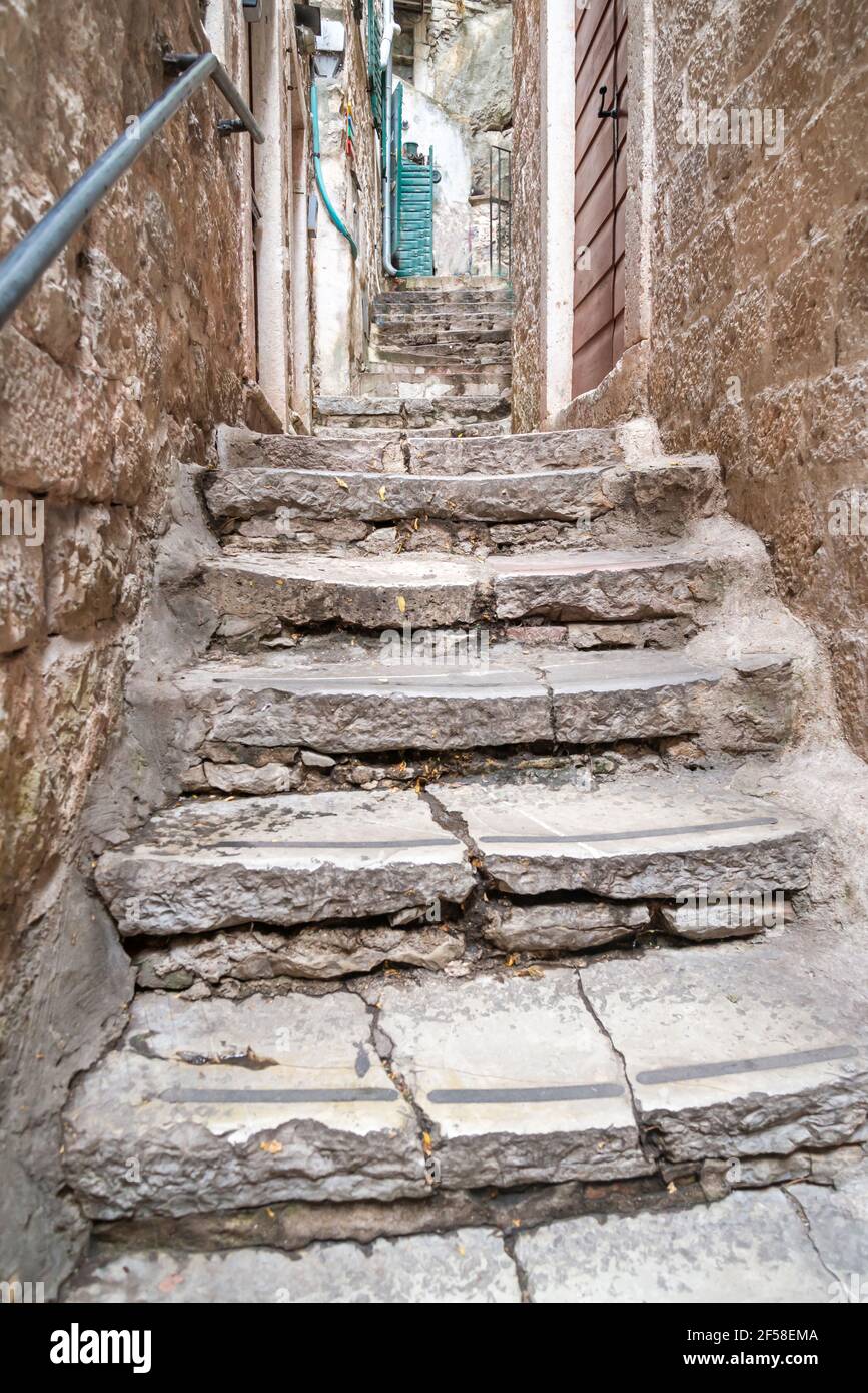 Rows of steps hi-res stock photography and images - Alamy