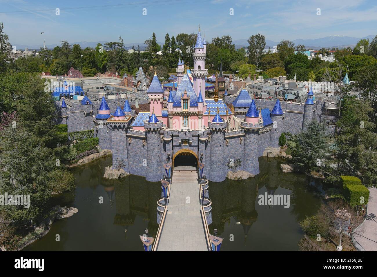 Disneyland california aerial view hi-res stock photography and images ...