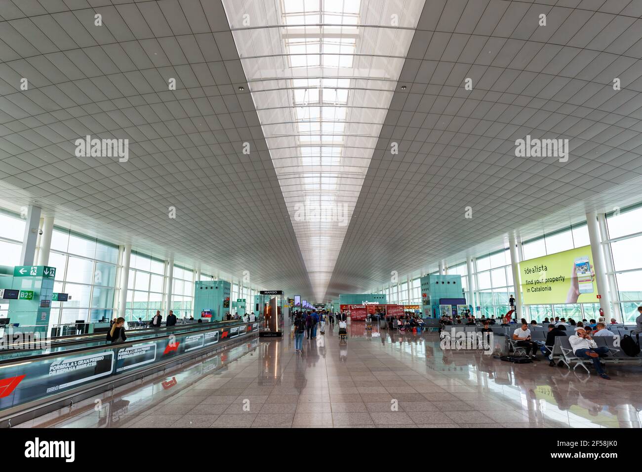 Terminal 1 at barcelona airport hi-res stock photography and images - Alamy