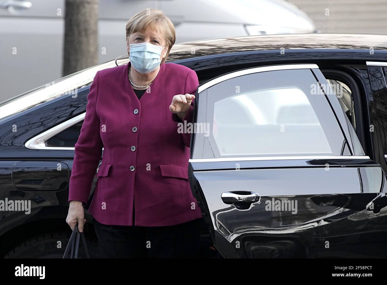 Before delivering a statement on covid 19 hi-res stock photography and ...