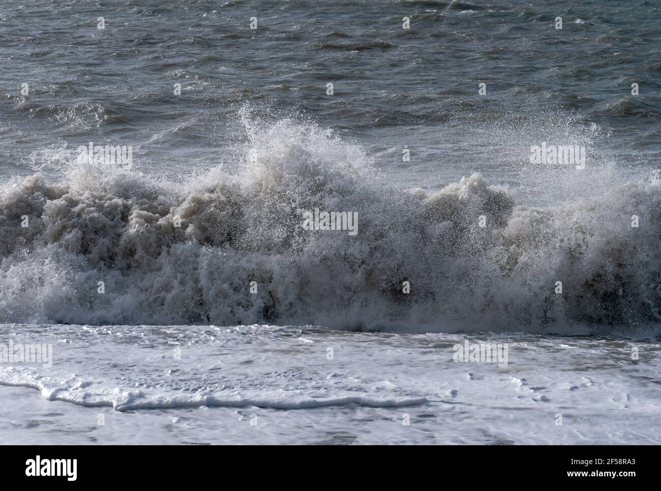 Wave movements hi-res stock photography and images - Alamy