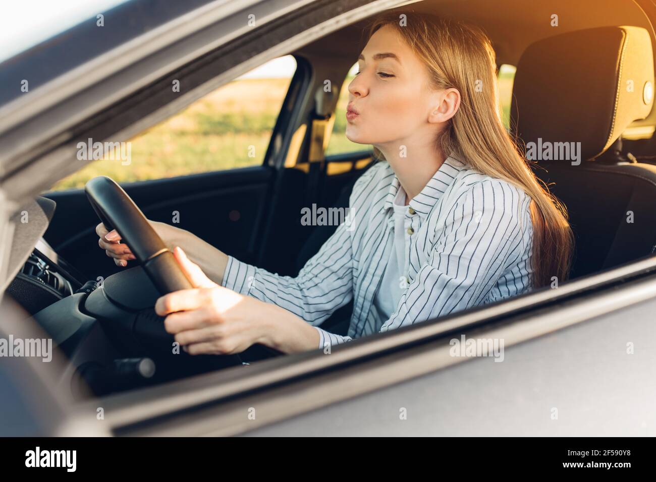 Car lady hi-res stock photography and images - Alamy