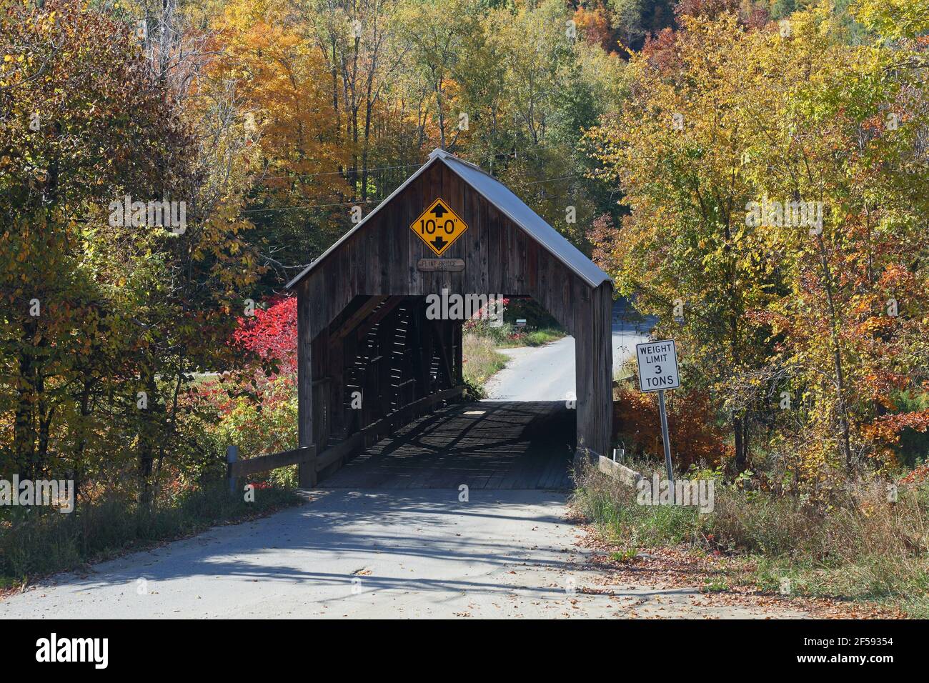 Flint covered bridge hi-res stock photography and images - Alamy