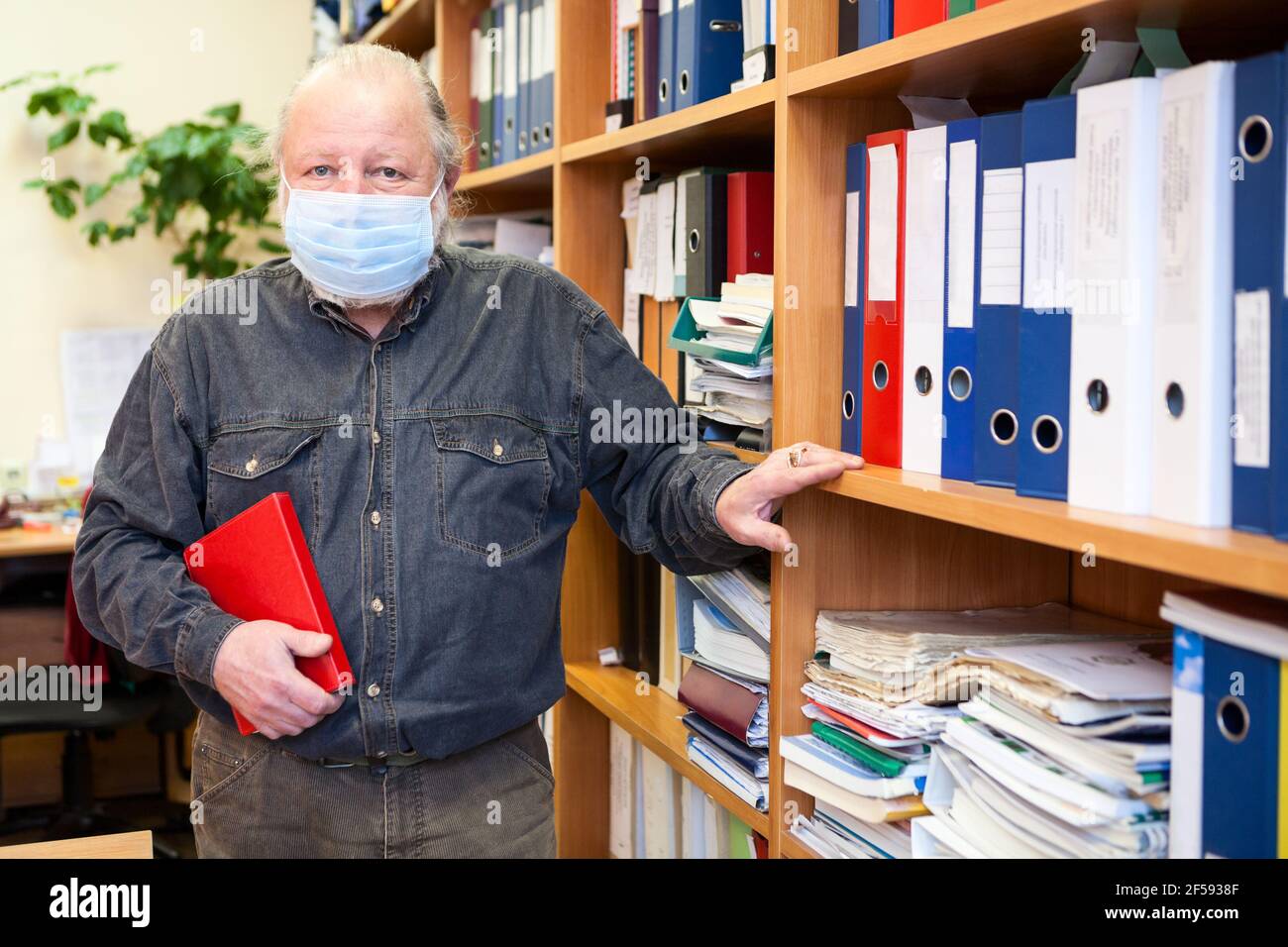 Archivist camera hi-res stock photography and images - Alamy