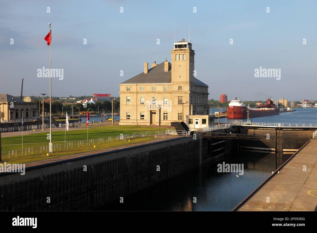 The soo locks and lake superior hi-res stock photography and images - Alamy