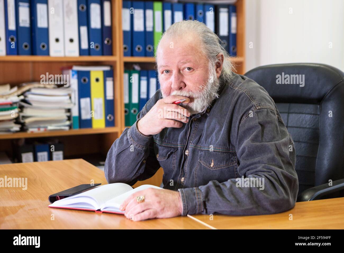 Professor office desk hi-res stock photography and images - Alamy