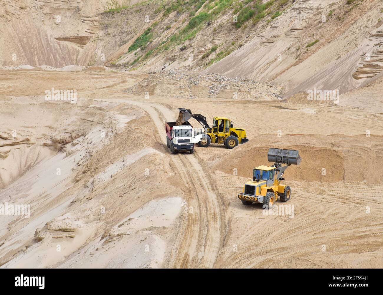 Earthmoving conveyor belt hi-res stock photography and images - Alamy
