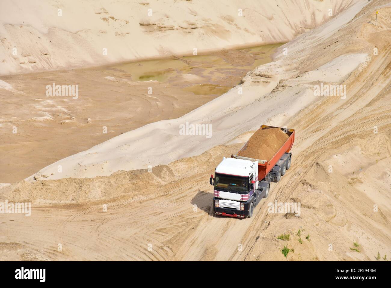 Open cast mine tipper hi-res stock photography and images - Alamy