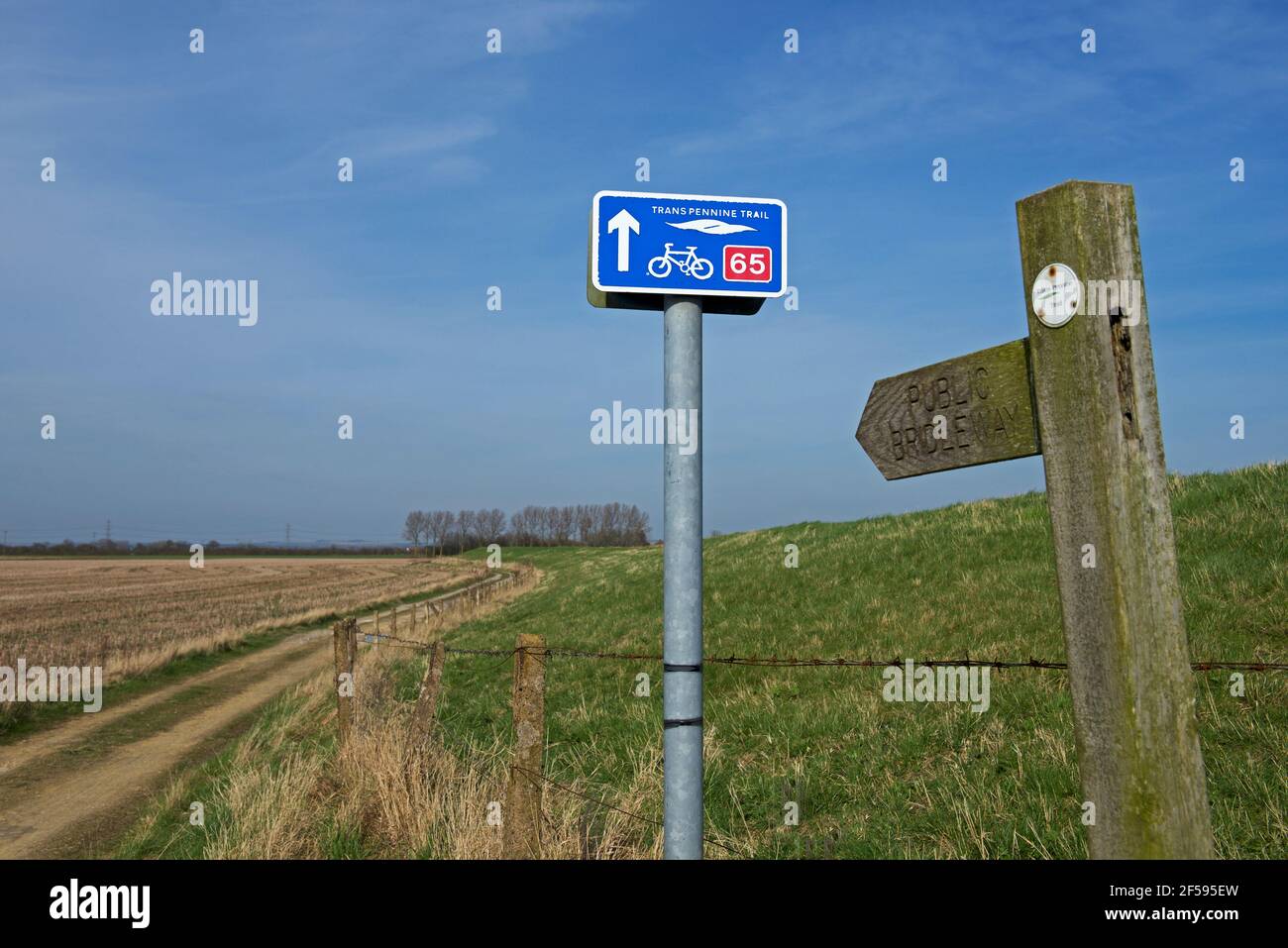 Trans pennine trail yorkshire hi-res stock photography and images - Alamy