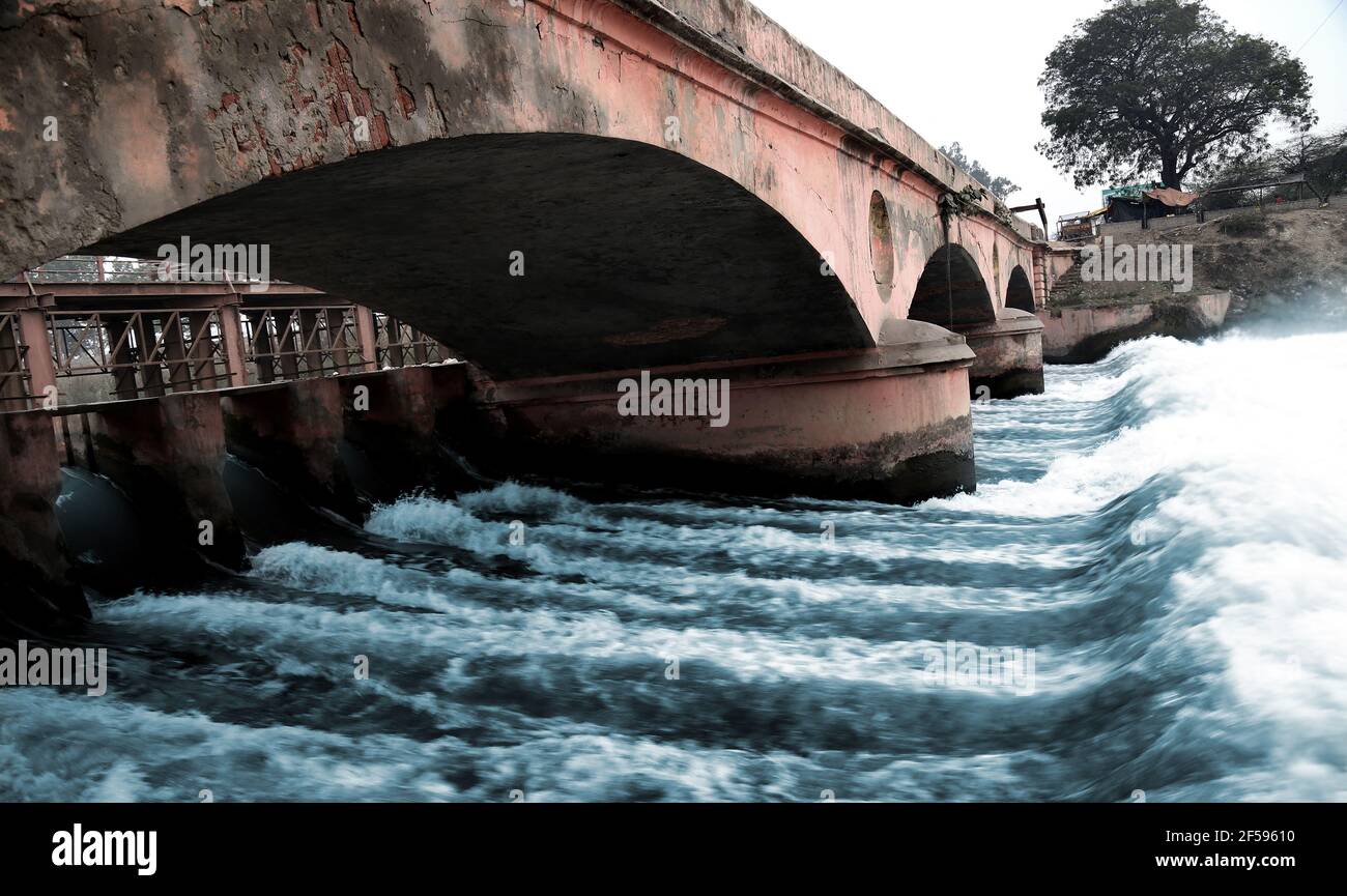 The old river control structure hi-res stock photography and images - Alamy