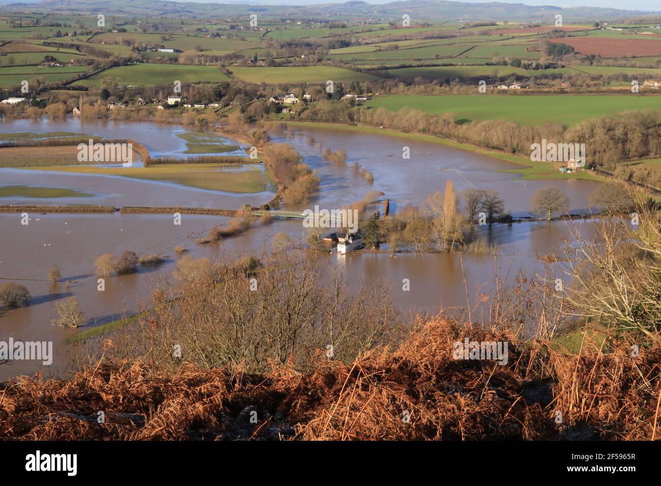 Huntsham Bridge with the River Wye in Flood, bend in river, curving ...
