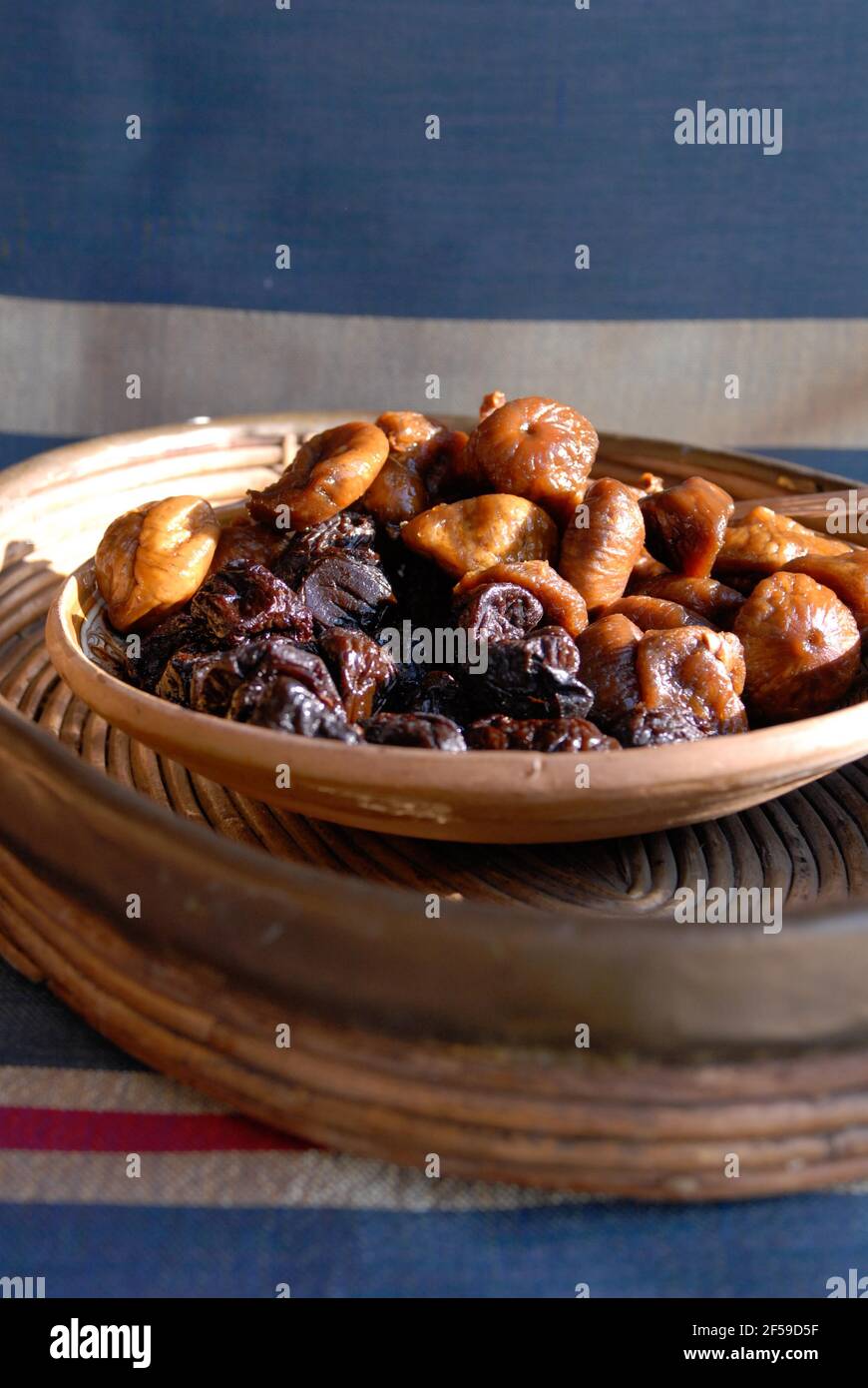 Pomegrain hi-res stock photography and images - Alamy