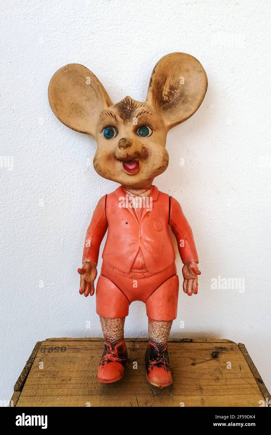 Topo gigio hi-res stock photography and images - Alamy