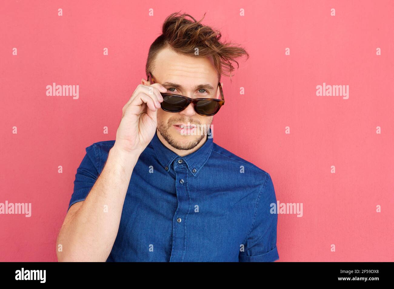 Cool guy standing hi-res stock photography and images - Alamy