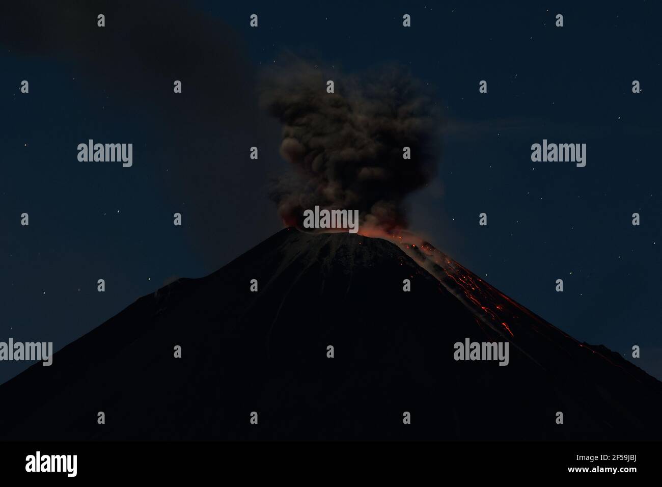 Reventador ecuador hi-res stock photography and images - Alamy