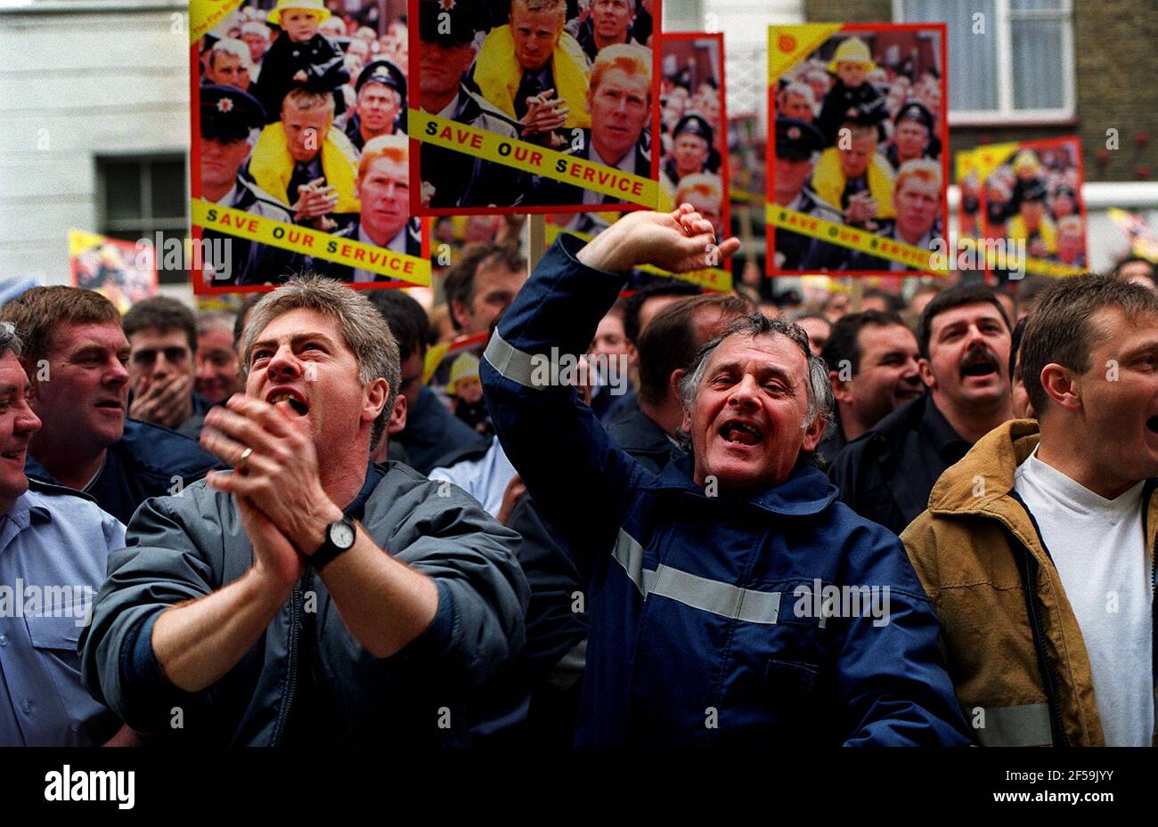 Kings cross fire hi-res stock photography and images - Alamy