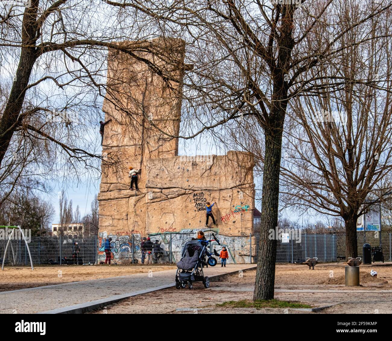 Climbing and bouldering club hi-res stock photography and images - Alamy