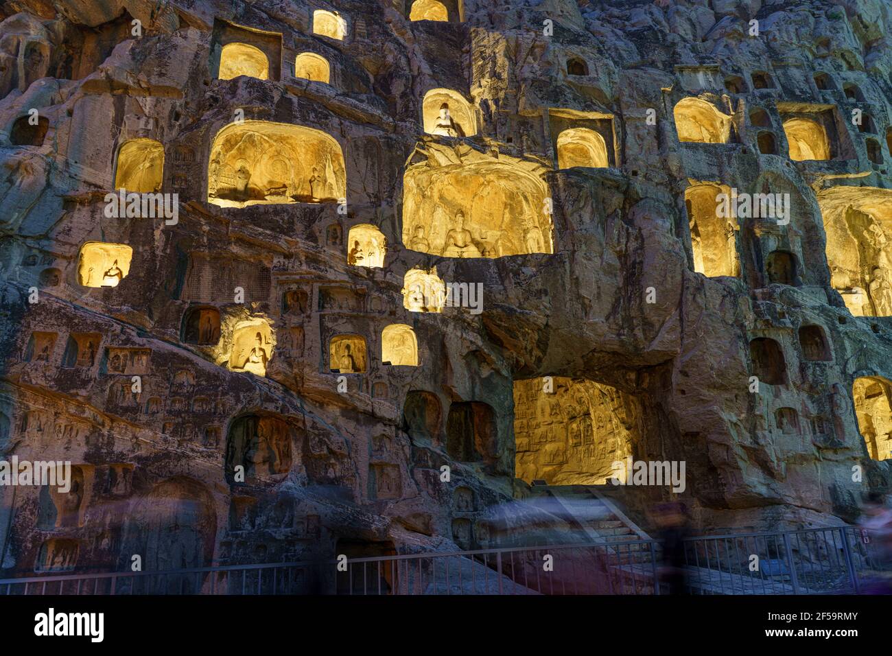 Night view of Longmen Grotto Stock Photo - Alamy
