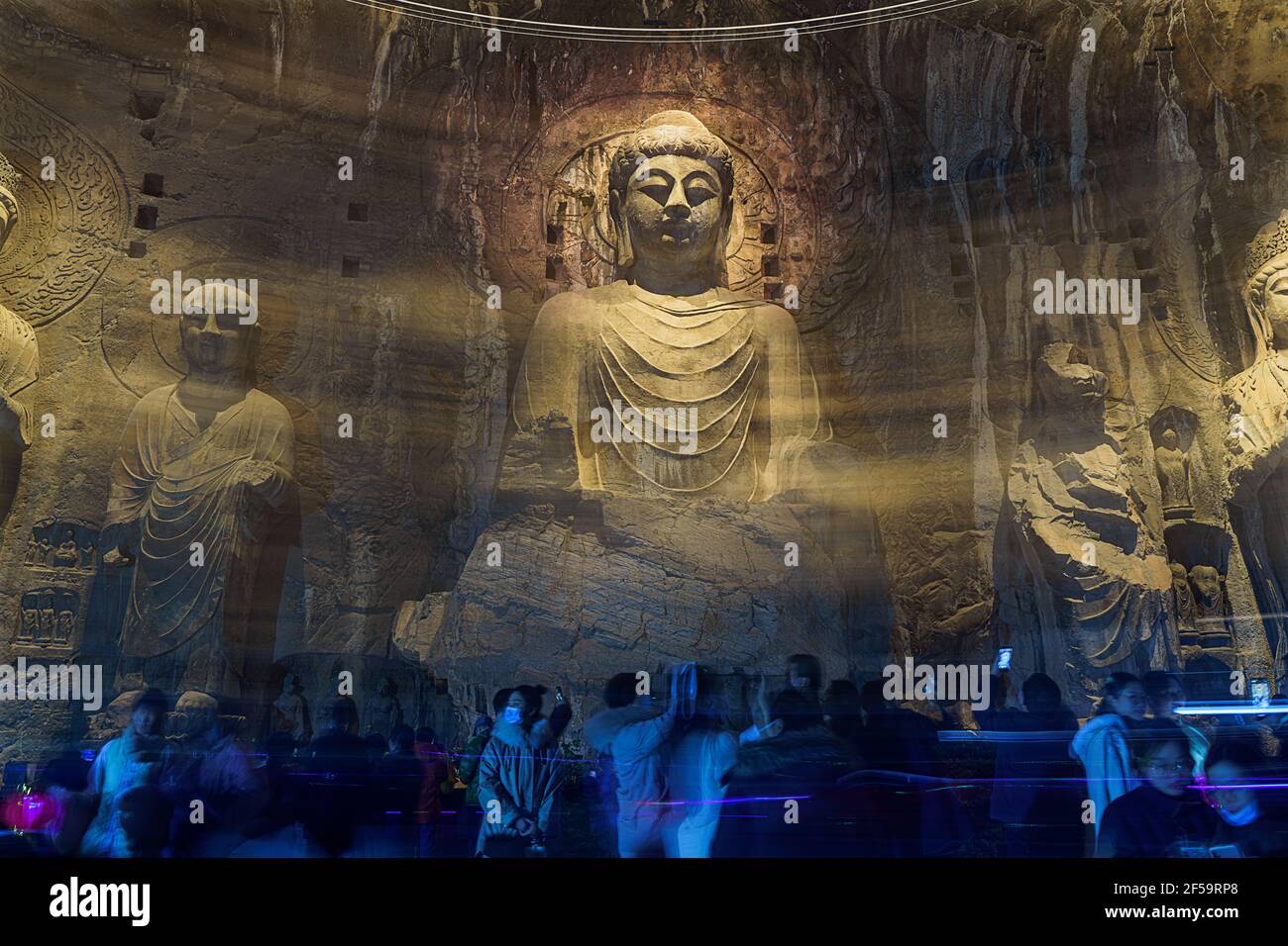 Night view of Longmen Grotto Stock Photo - Alamy