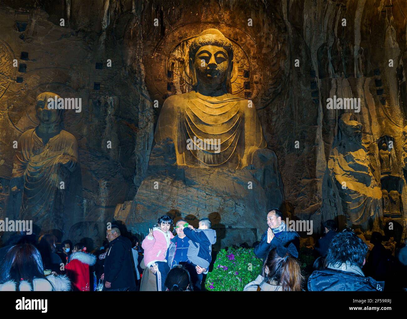 Night view of Longmen Grotto Stock Photo - Alamy