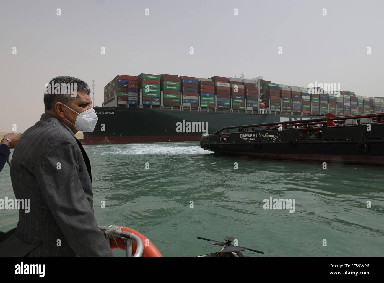 Ever given ship blocking the suez canal hi-res stock photography and ...