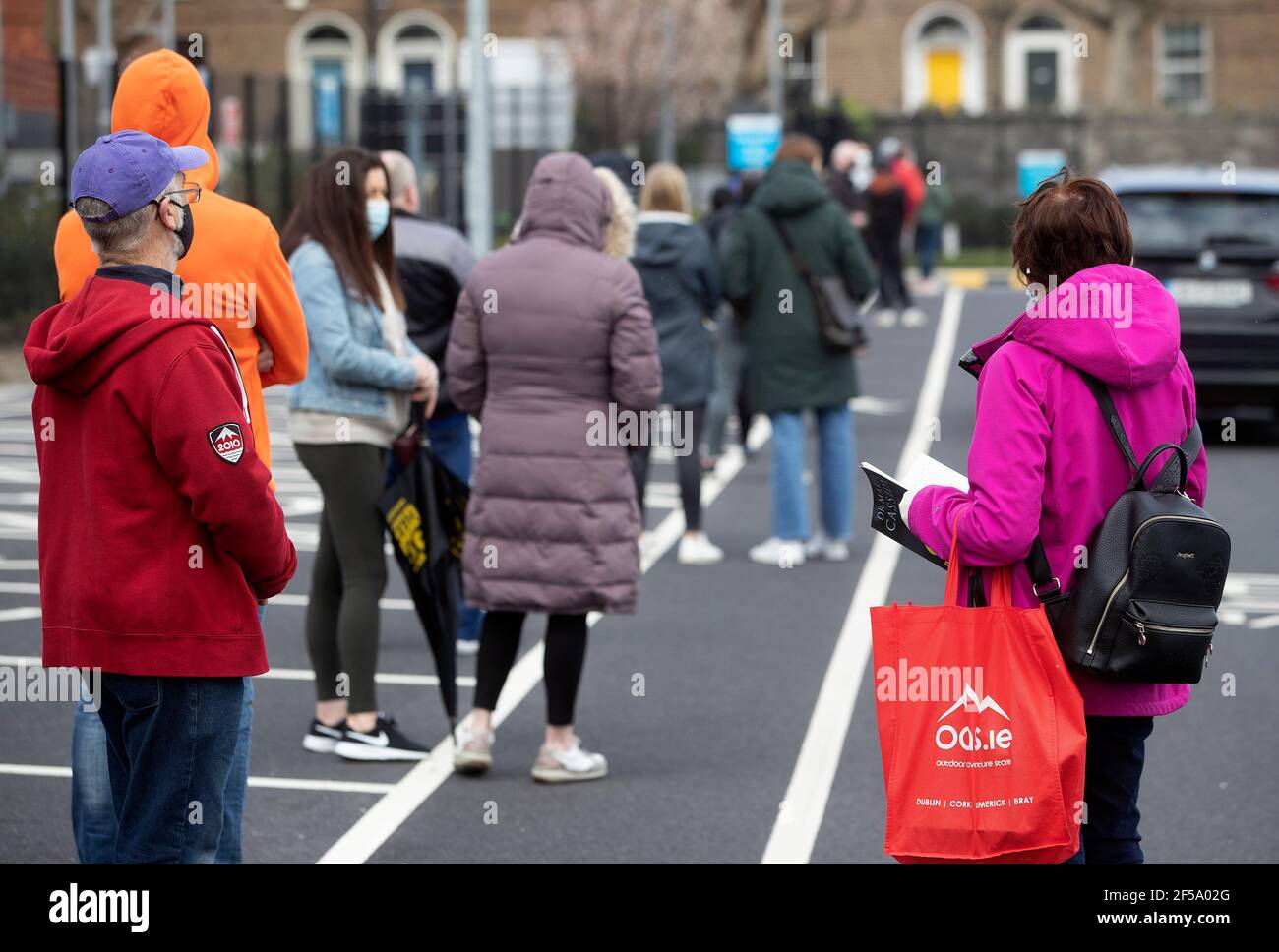 Queue covid gp hi-res stock photography and images - Alamy