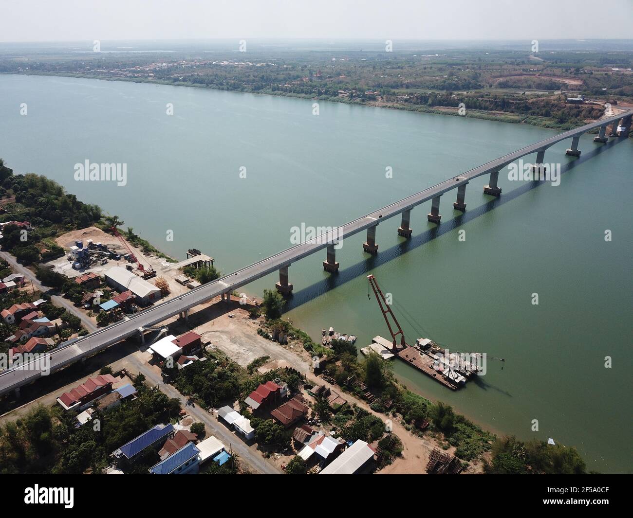 Cambodia phnom penh province river hi-res stock photography and images ...