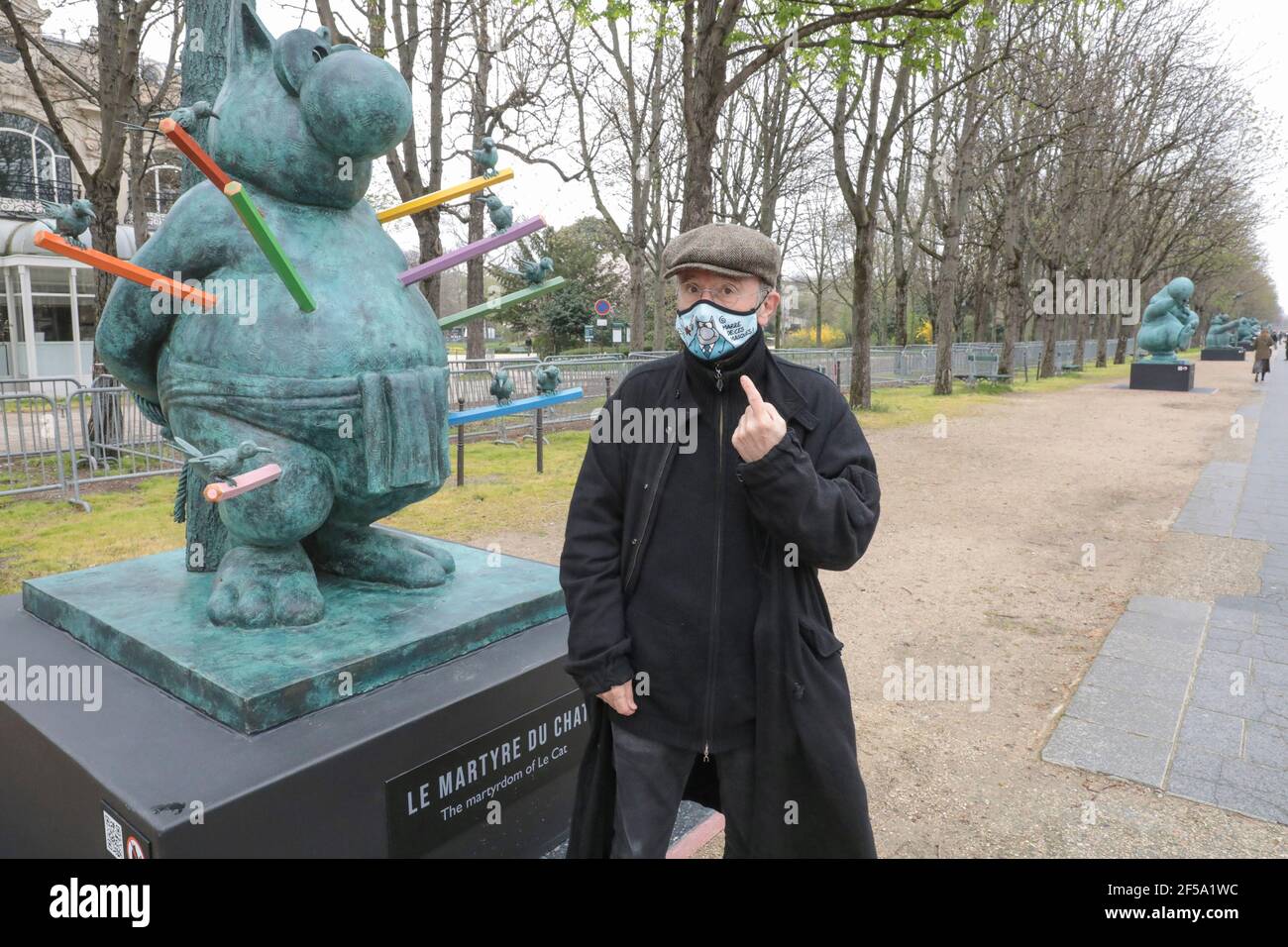 LE CHAT BY PHILIPPE GELUCK TWENTY SCULPTURES ON CHAMPS ELYSEES, PARIS ...