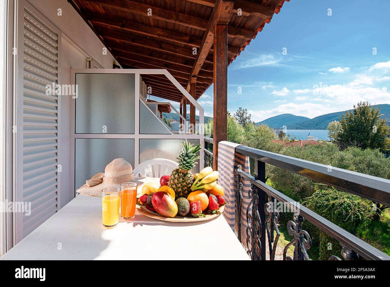 Roof terrace garden design hi-res stock photography and images - Alamy