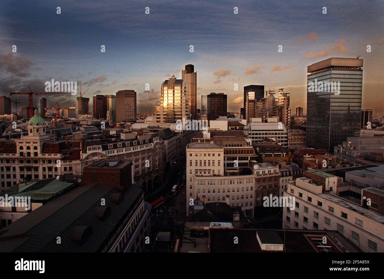 London city landscape hi-res stock photography and images - Alamy