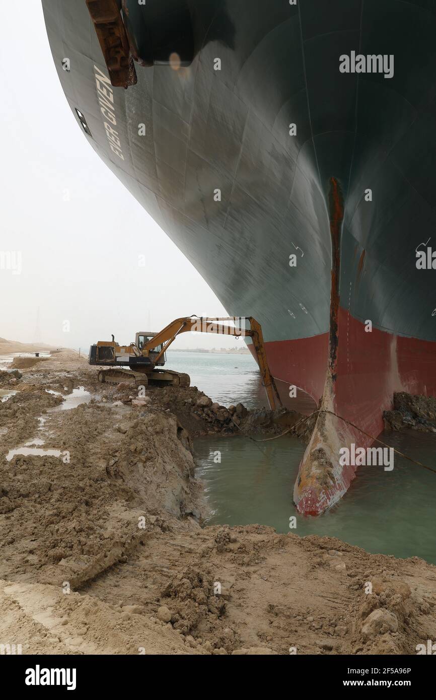 Grounded finished hi-res stock photography and images - Alamy