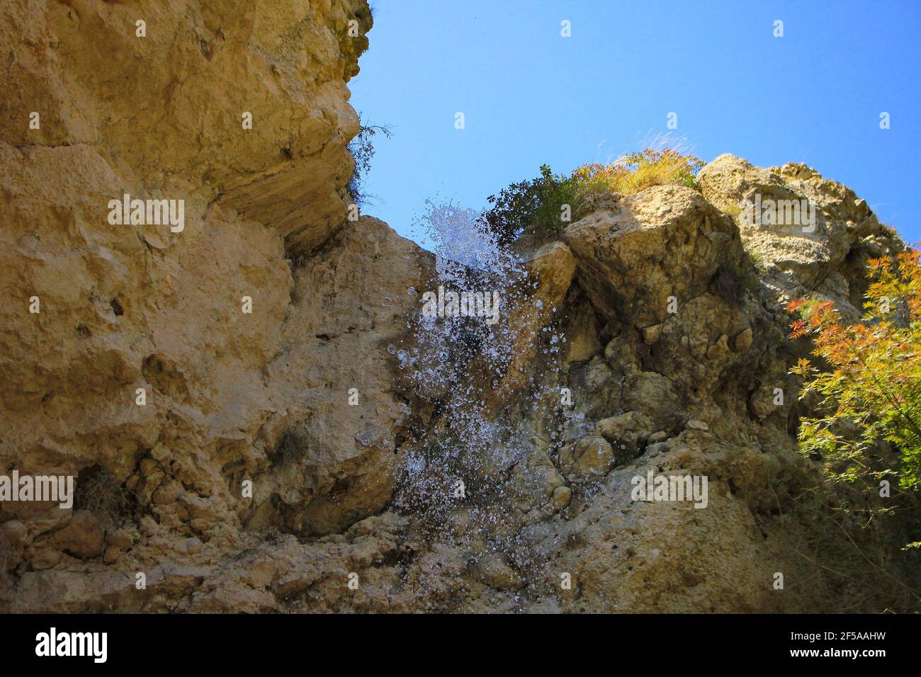 Beautiful landscape high waterfall hi-res stock photography and images ...